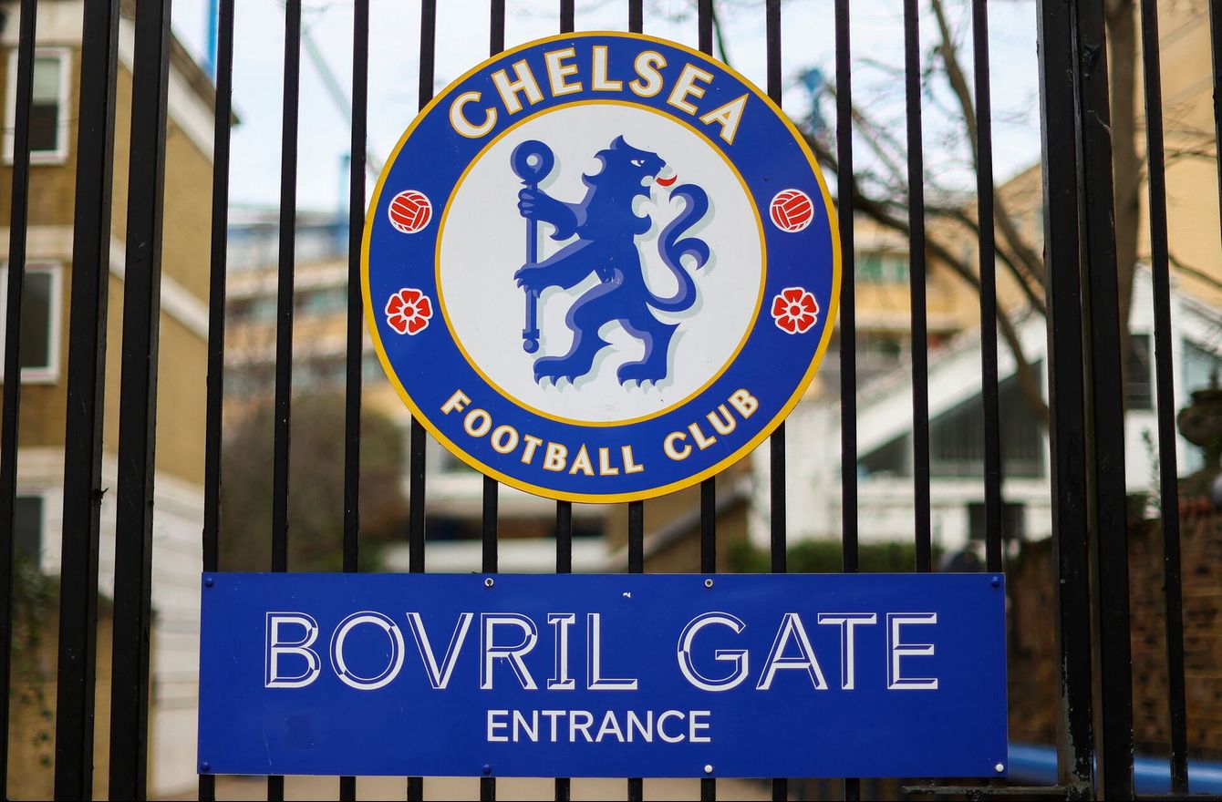 Udskældt direktør færdig i Chelsea