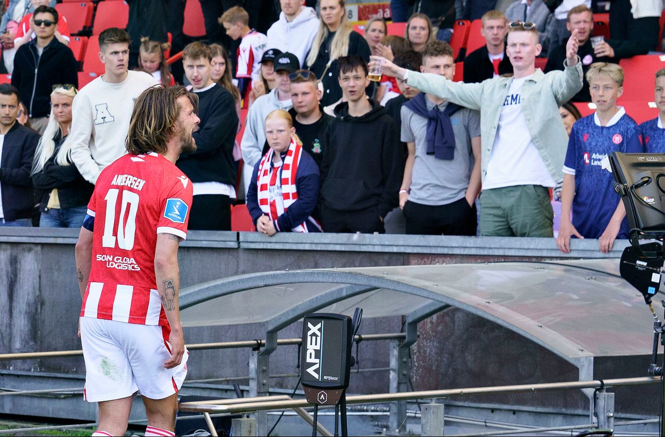 Lucas Andersen gik ud til sure fans: Læs det af på mig
