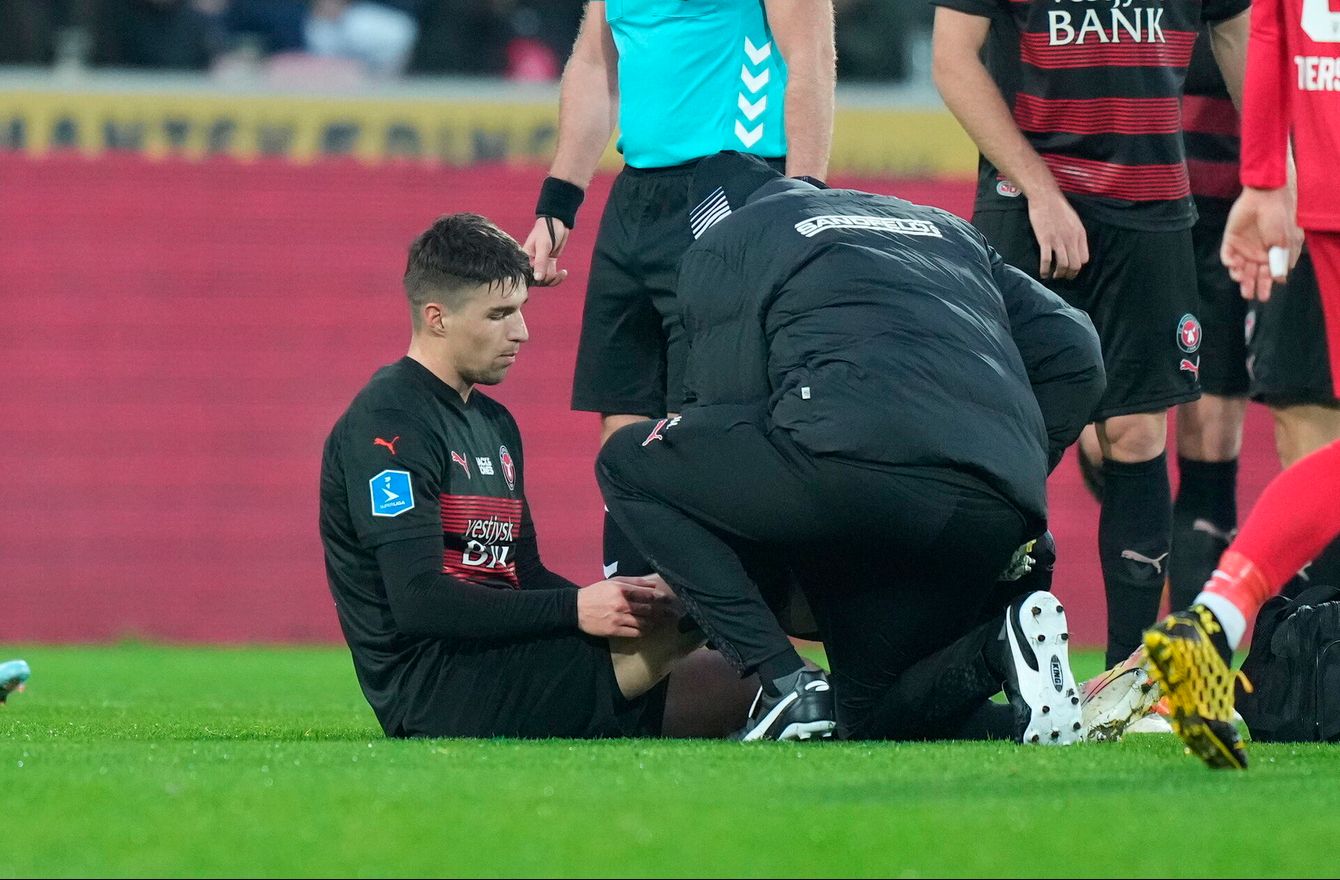 FCM-back ramt af knæskade og er ude i flere måneder
