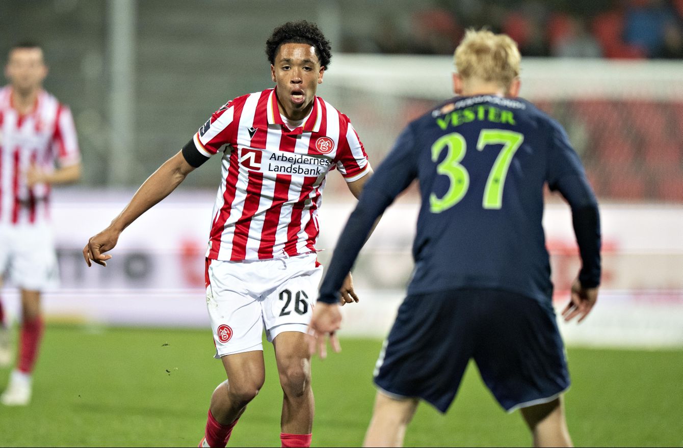 Groningen aktiverer Travis Hernes-option