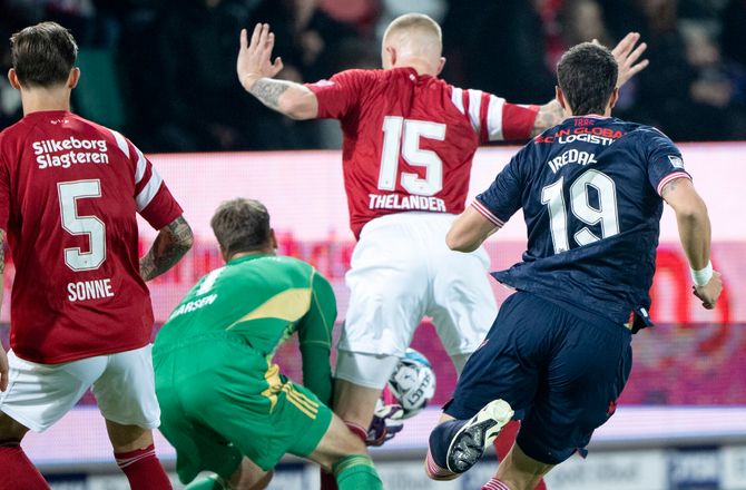 Thelander om brøler: Tager vi internt